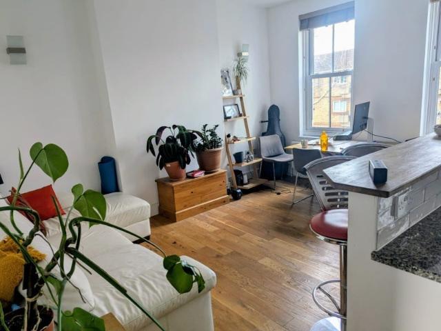 Room at Asylum Road, Greater London