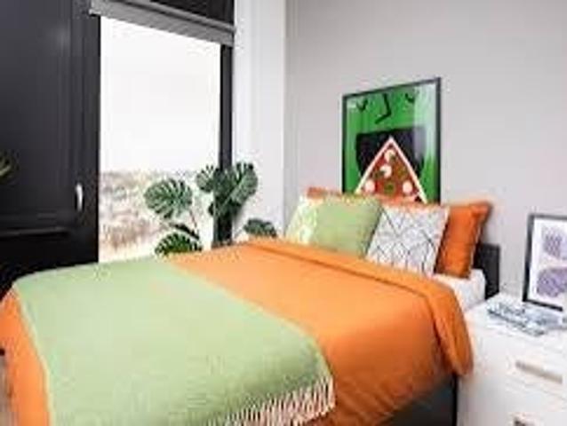 Room at B3800, Birmingham