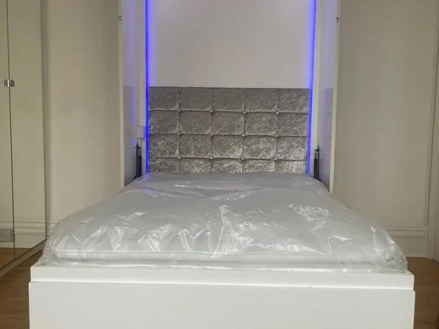 Room at Buchanan Gardens, Greater London