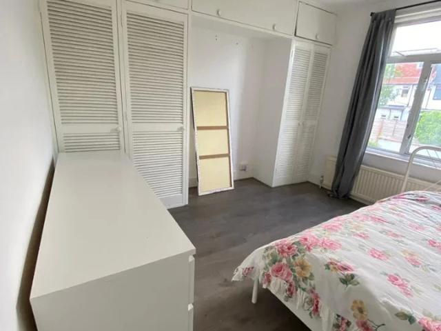 Room at Buchanan Gardens, Greater London