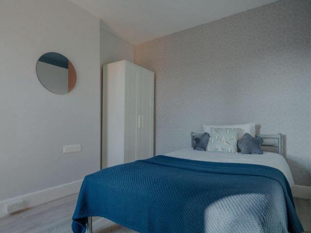 Room at Buck Street, Worcester