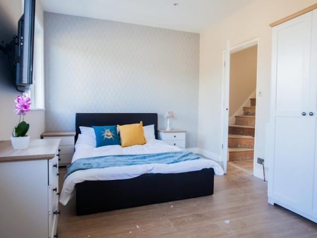 Room at Buckhold Road, Greater London