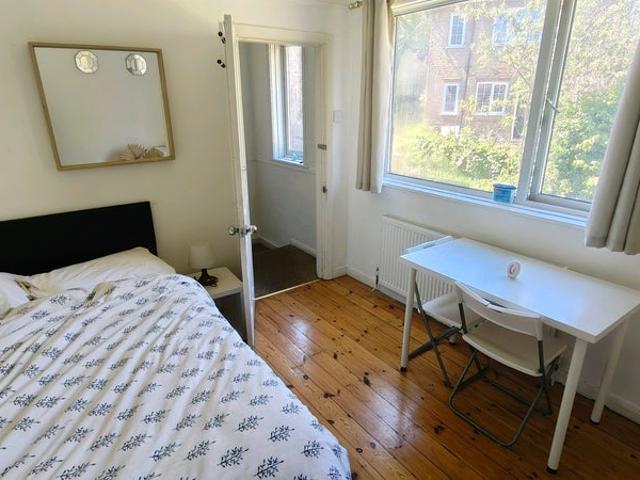 Room at Buckhold Road, Greater London