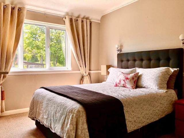 Room at Buckhold Road, Greater London