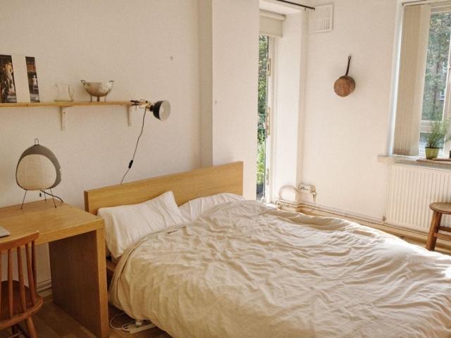 Room at Buckland Street, Greater London