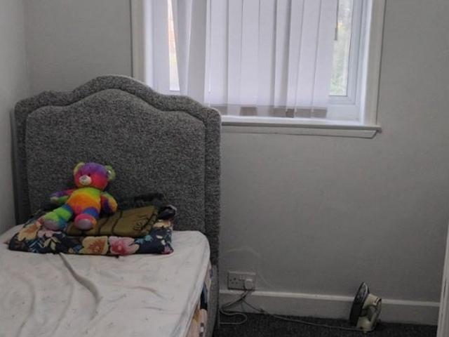 Room at Bucklow Avenue, Manchester