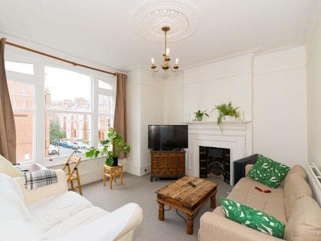 Room at Buer Road, Greater London