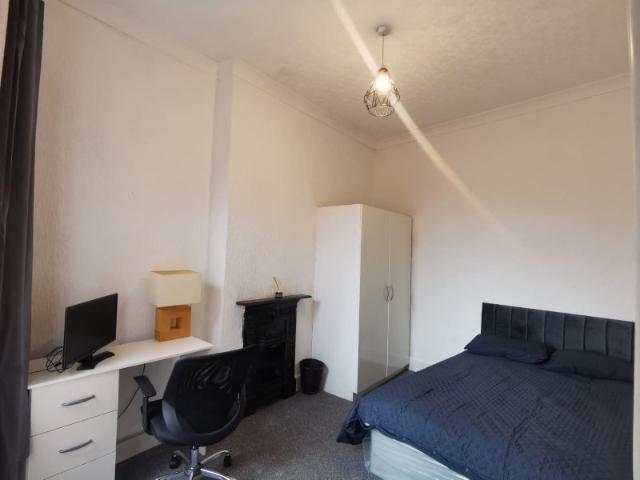 Room at Bulmer Street, Preston