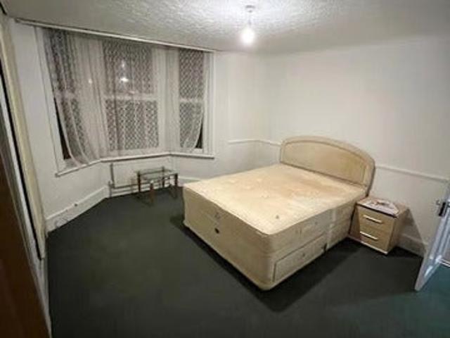 Room at Buller Road, Greater London