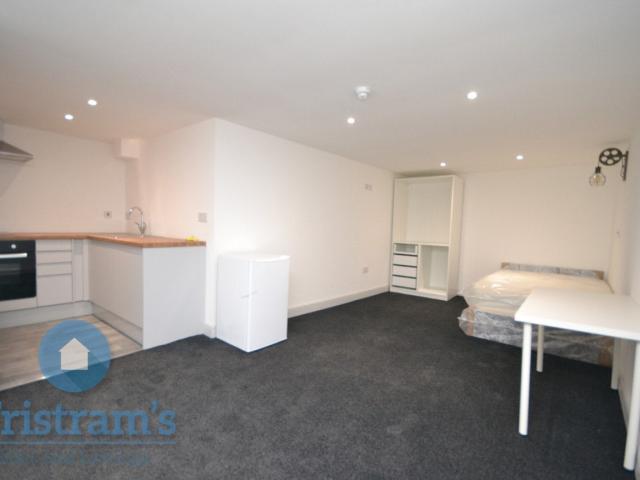 Room at Bulwer Road, Nottingham