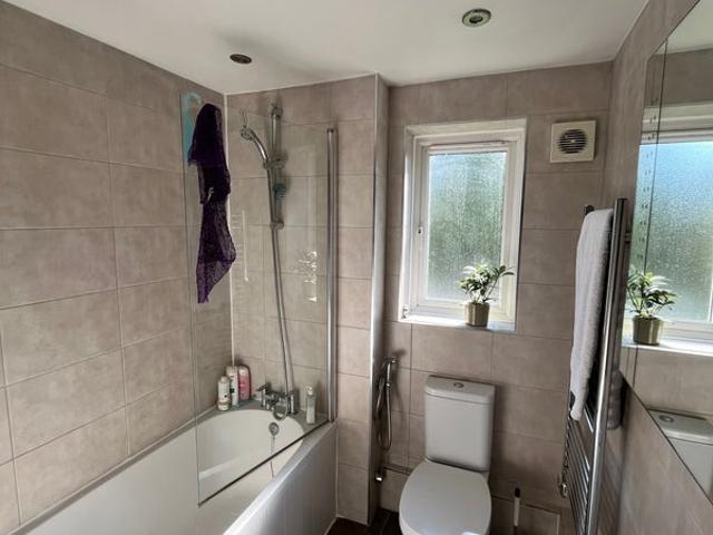 Room at Bunning Way, Greater London