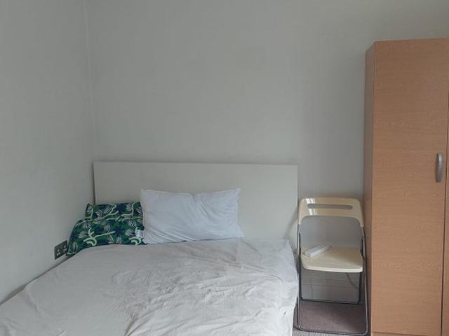 Room at Bush Road, Greater London