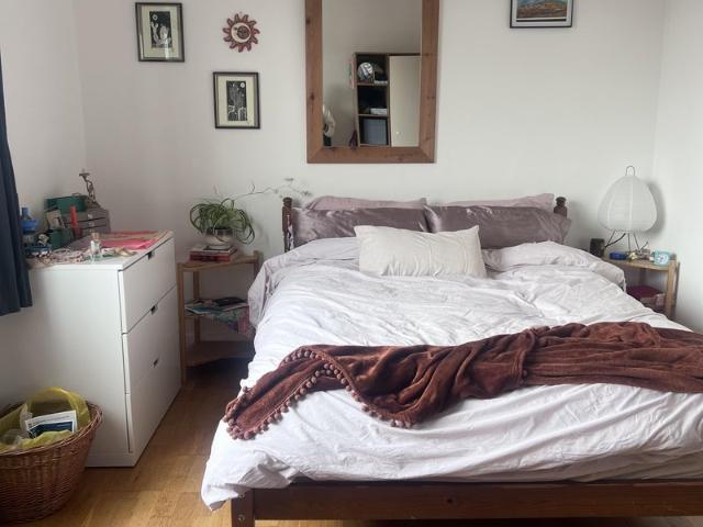 Room at Burma Road, Greater London