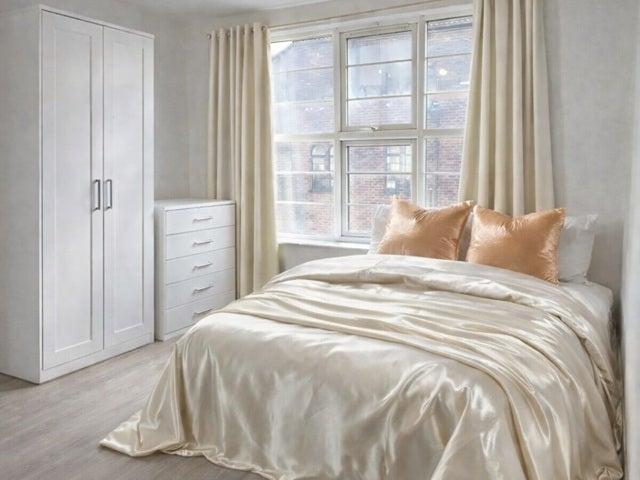 Room at Burnt Ash Hill, Greater London