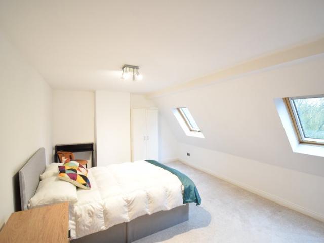 Room at Burnaby Crescent, Greater London