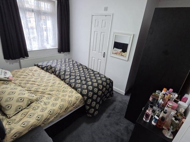 Room at Burnaby Road, Coventry