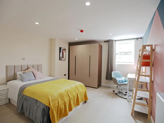 Room at Burnell Road, Greater London