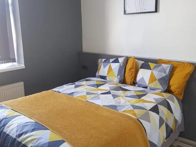 Room at Burnley Lane, Chadderton