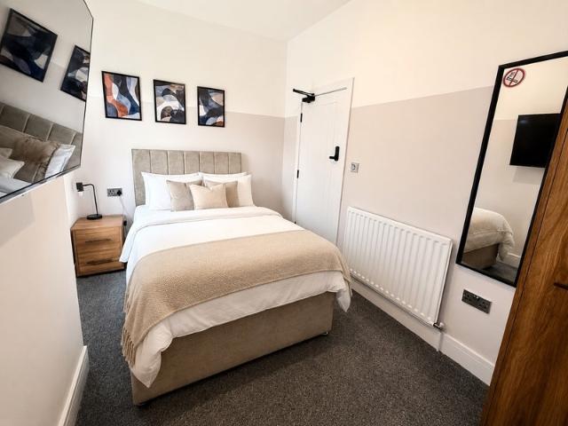 Room at Burnley Street, Stoke on Trent