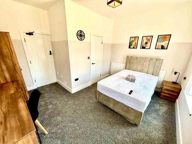 Room at Burnley Street, Stoke on Trent