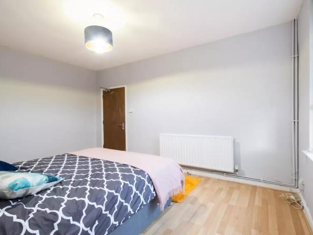 Room at Burnley Road, Greater London
