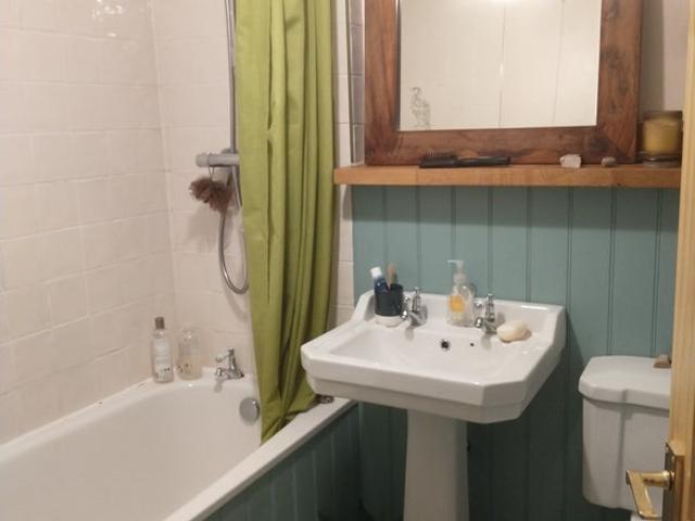 Room at Burns Street, City of Edinburgh