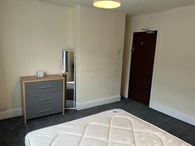 Room at Burns Street, Mansfield Woodhouse