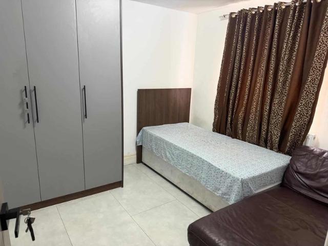Room at Burns Way, Greater London