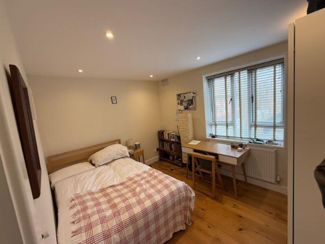 Room at Burder Close, Greater London