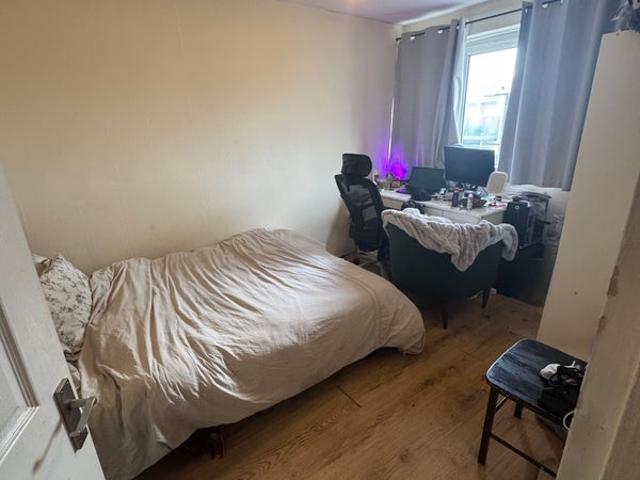Room at Burdett Road, Greater London