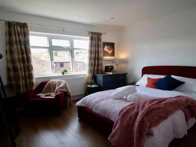Room at Corsham Gardens, Nottingham