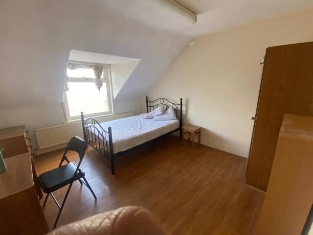 Room at Burgoyne Road, Greater London