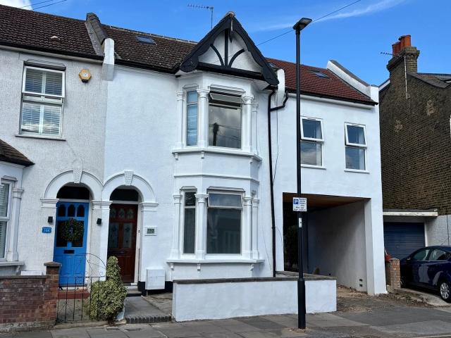 Room at Burleigh Road, Greater London