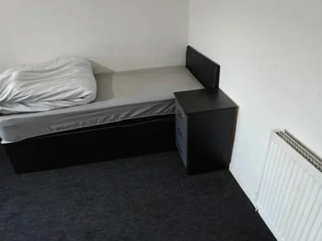 Room at Burleton Road, Birmingham