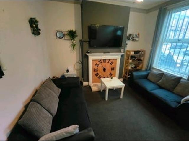 Room at Burley Lodge Road, Leeds