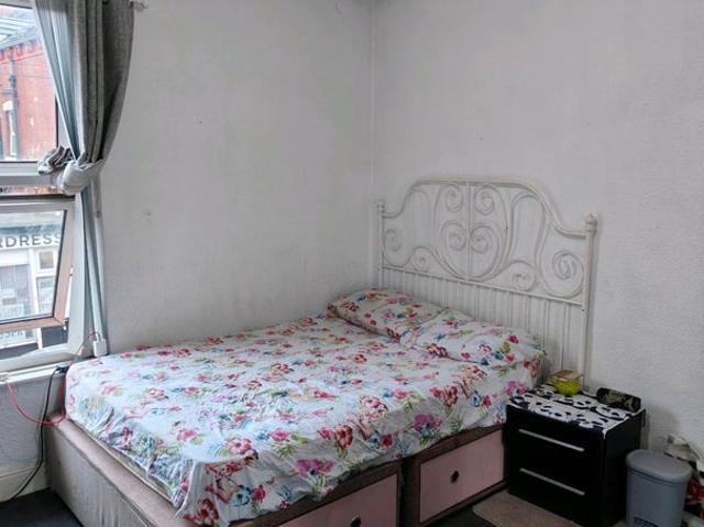 Room at Burley Lodge Road, Leeds