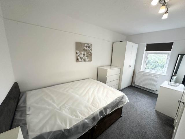 Room at Burley Road, Leeds