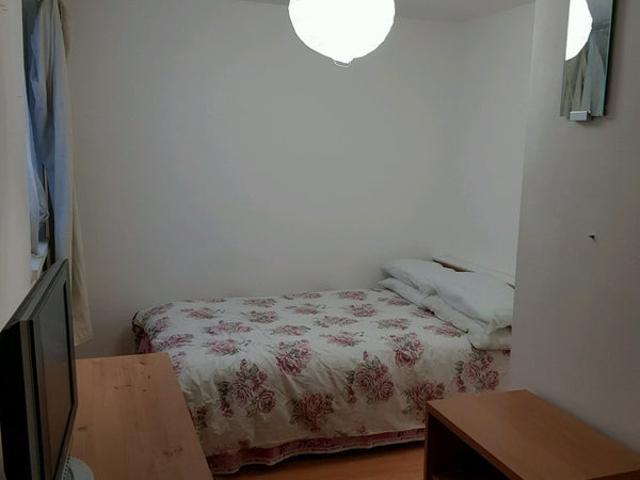 Room at Burlington Close, City of Westminster