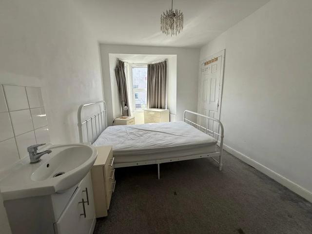 Room at Burlington Street, Weston super Mare