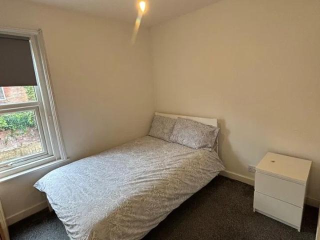 Room at Burlington Road, Southampton