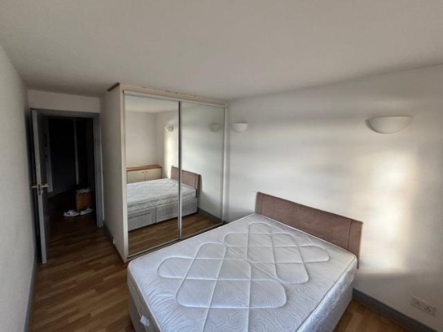 Room at Burrells Wharf Square, Greater London