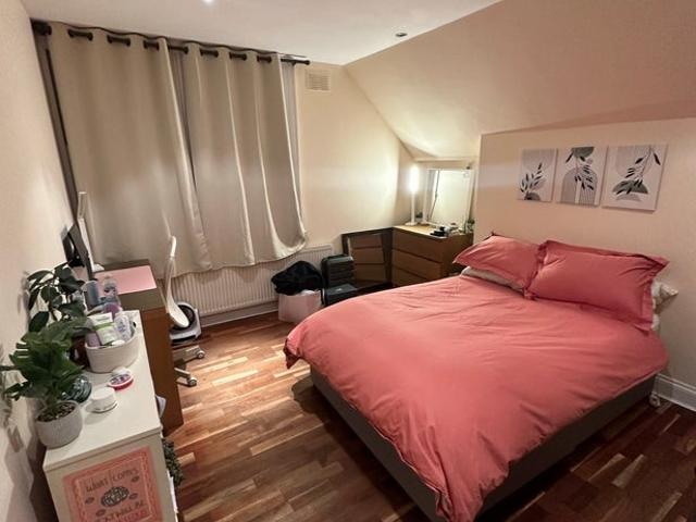 Room at Burstock Road, Greater London