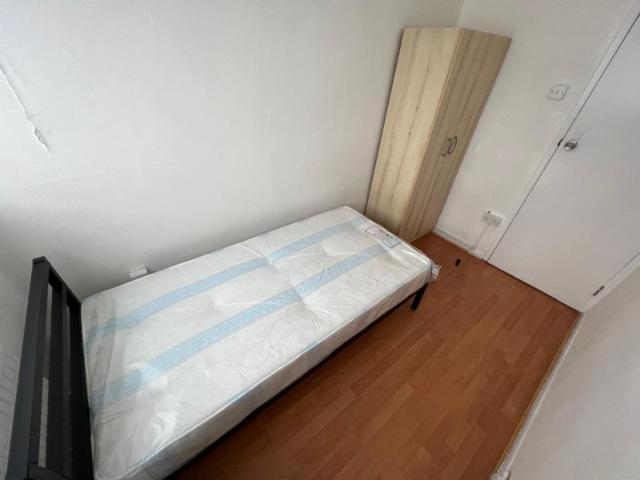 Room at Burslem Street, Greater London