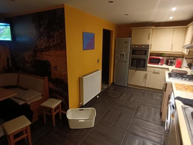 Room at Burton Road, Charnwood