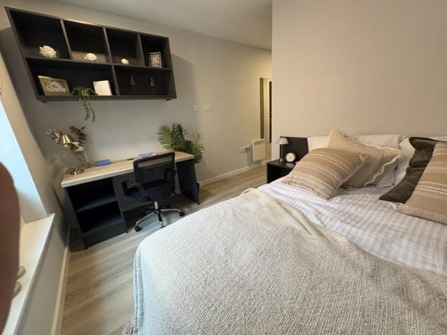 Room at Bury Street, Guildford