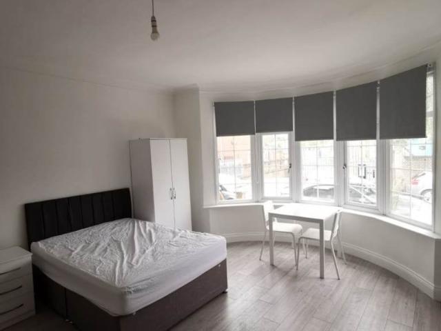Room at Bury Park Road, Luton