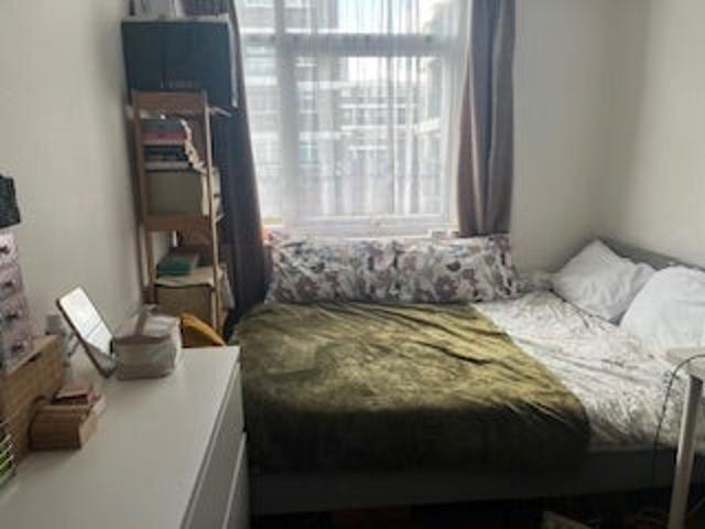 Room at Buttesland Street, Greater London