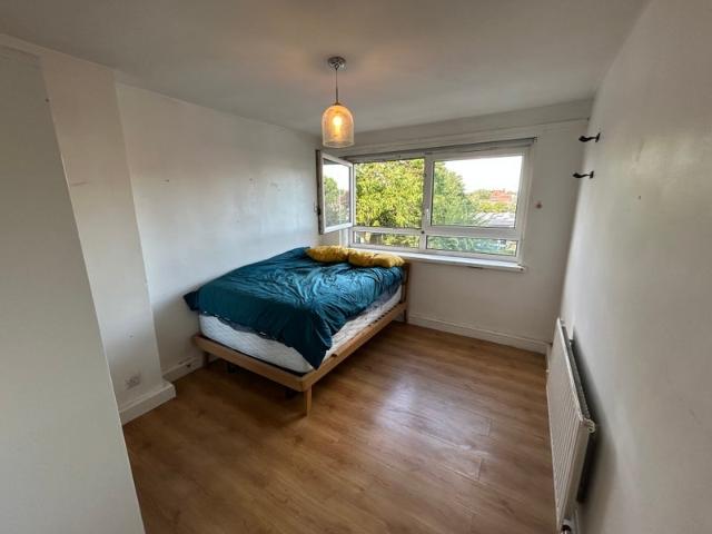 Room at Buxton Street, Greater London
