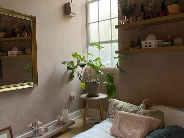 Room at Byam Street, Greater London