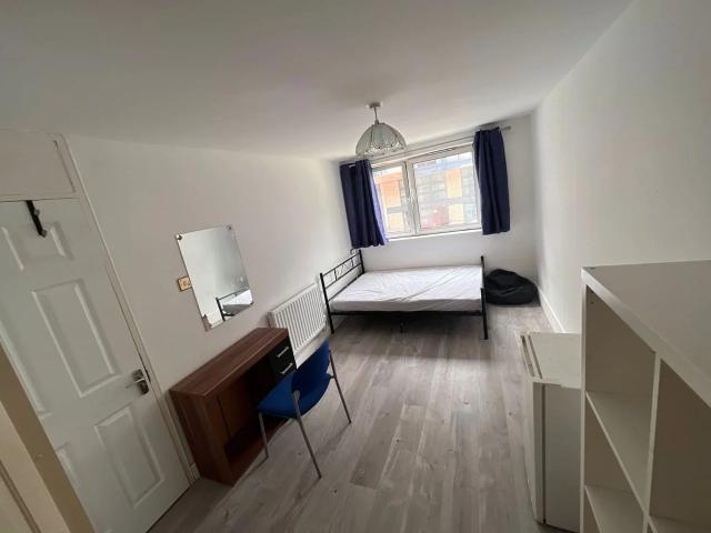 Room at Byng Street, Greater London